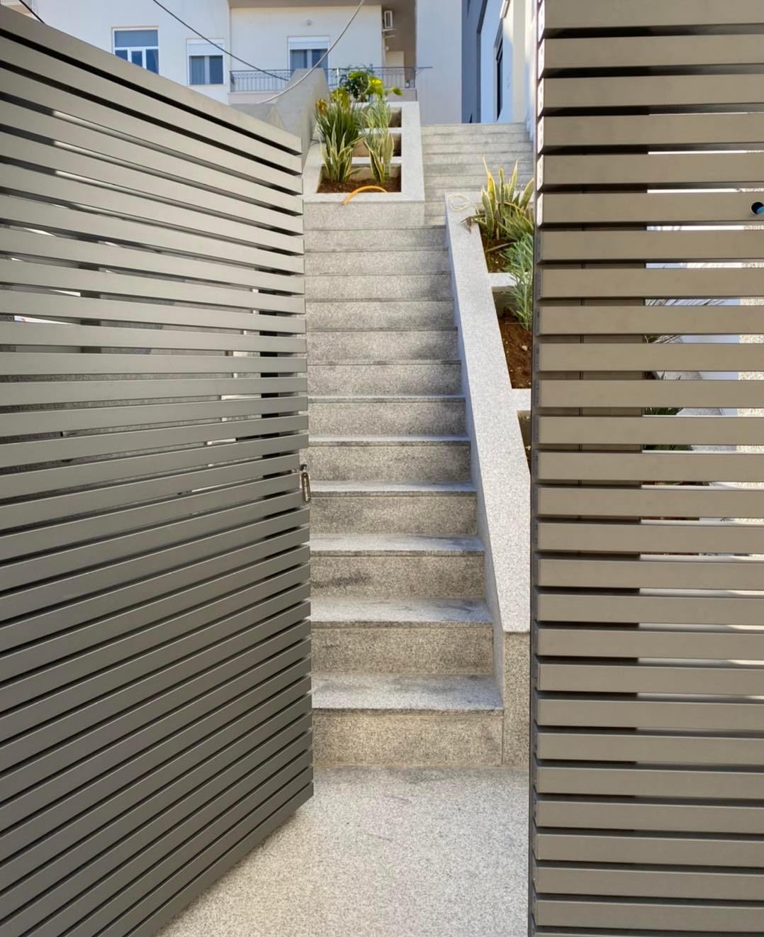 How do I measure my gate entrance? - Aluminium Gates Direct